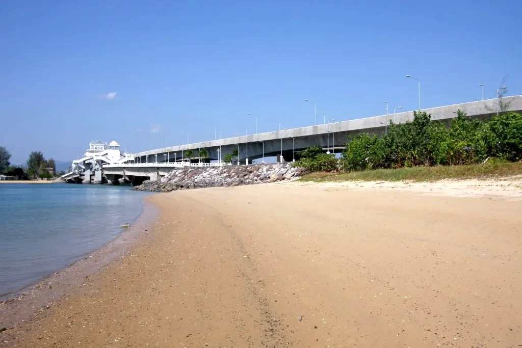 Les ponts Sarasin et Thepkasattri de Phuket